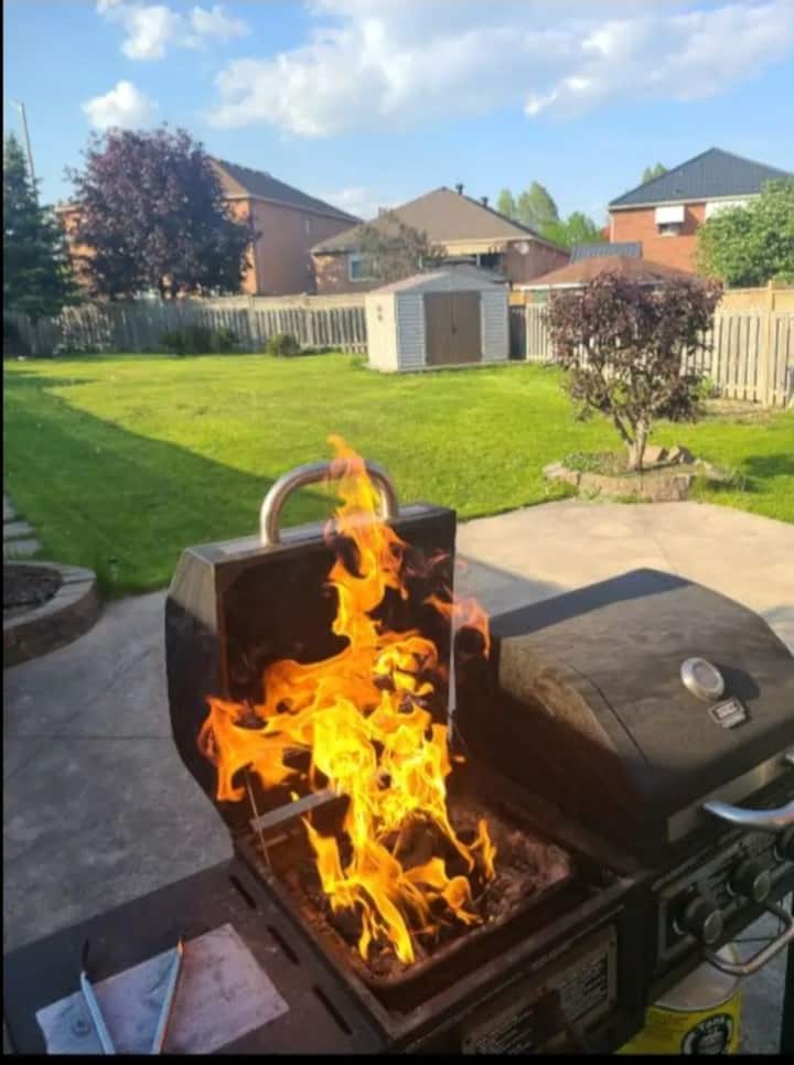 Massive Backyard / Event Space - Pickering