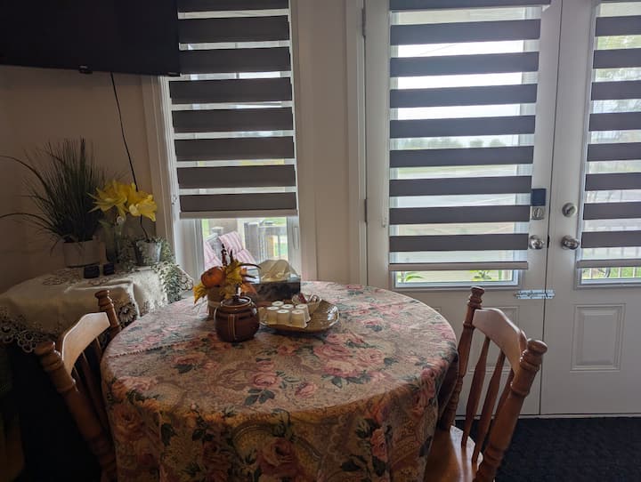 Shiny Separate Entrance Ensuite - Bowmanville
