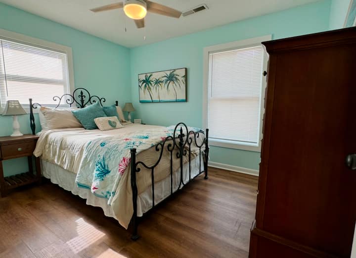 Centrally Located Mt Pleasant 3 Room Pet Friendly - Mount Pleasant, SC