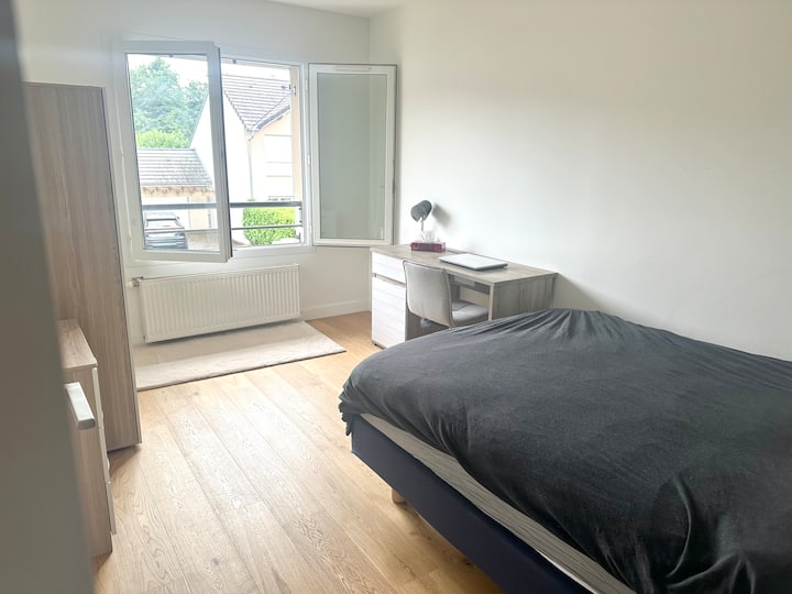 Chambre Dans Une Maison - Divonne-les-Bains
