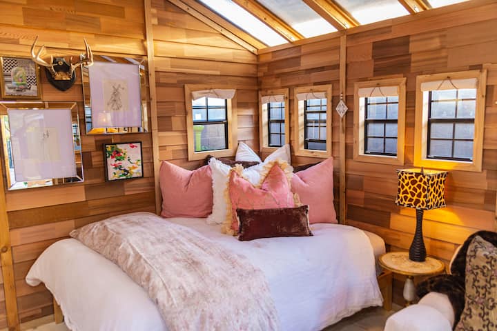 Urban Cabin - A Unique Retreat - Phoenix, AZ