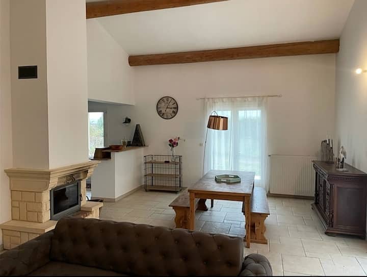 Villa La Roseraie
3 Chambres, 2 Salles De Bain - Pierrelatte