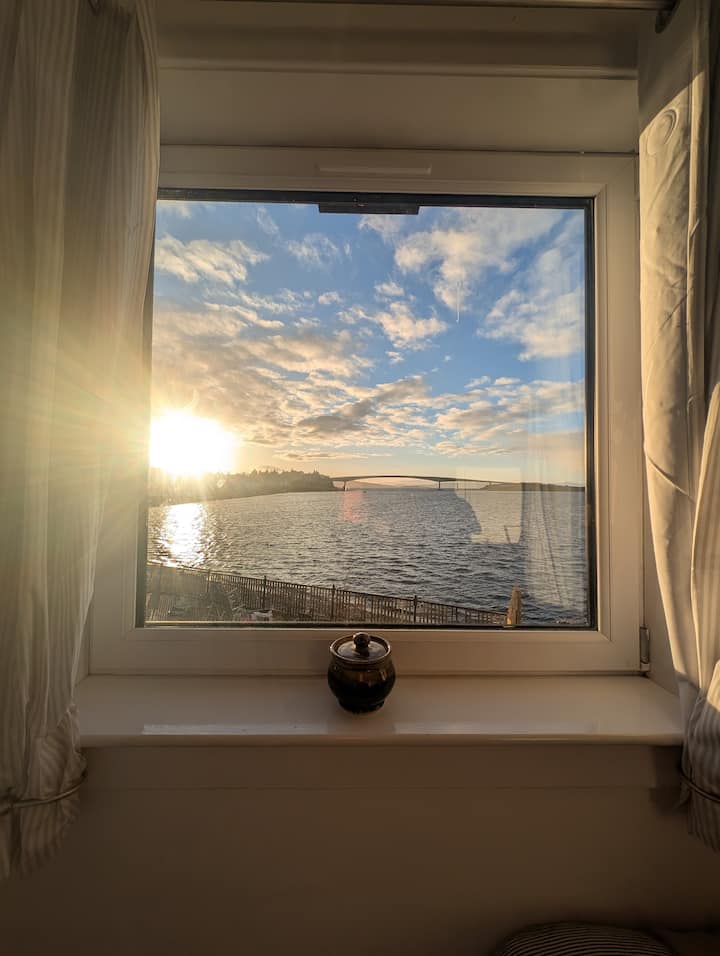 Cosy Sea Side Twin Room - Skye