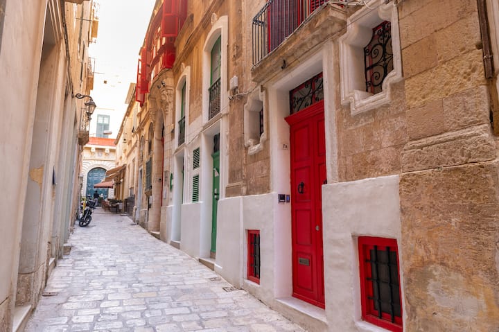 House Of Character In The City - Valletta