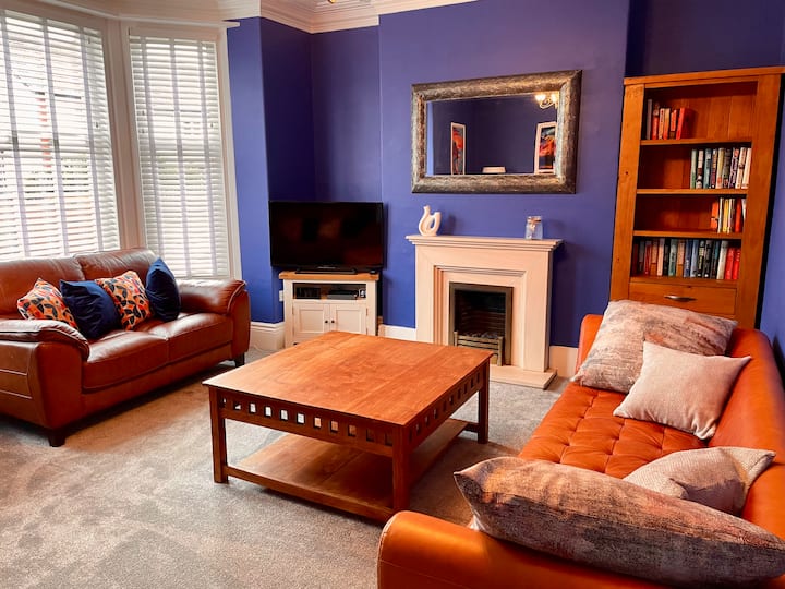 North Bay Nest House : Sleeps 14 : 6 Bed : 6 Bath - Scarborough