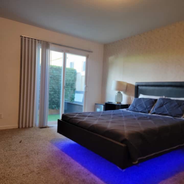 Floating Bed, Carpet & Balcony - Rohnert Park, CA