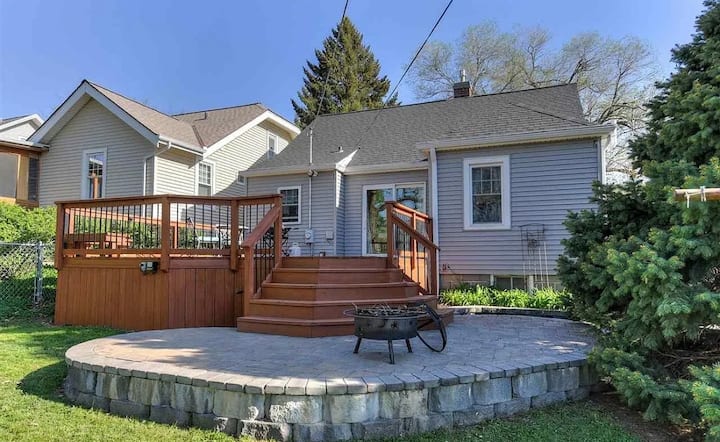 Cws & Zoo- 10 Mins Away | 3 Br, Large Deck & Grill - Omaha, NE