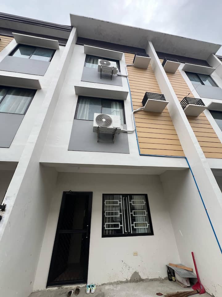 The Nuebe Townhouse - Cagayan de Oro