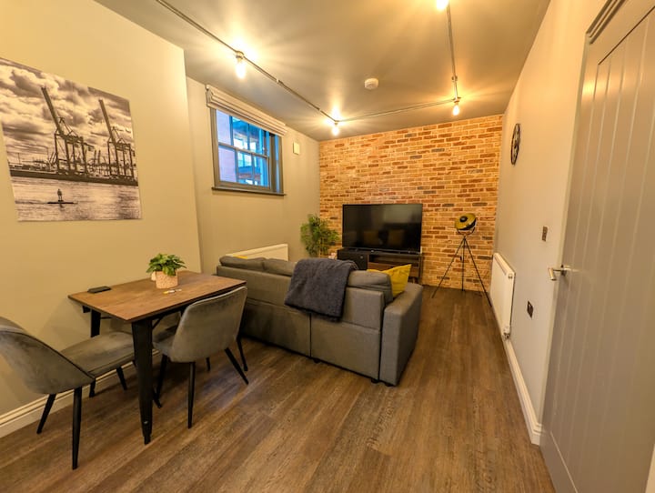 2 Bedroom Apartment | Luxury | Central Location - Birmingham