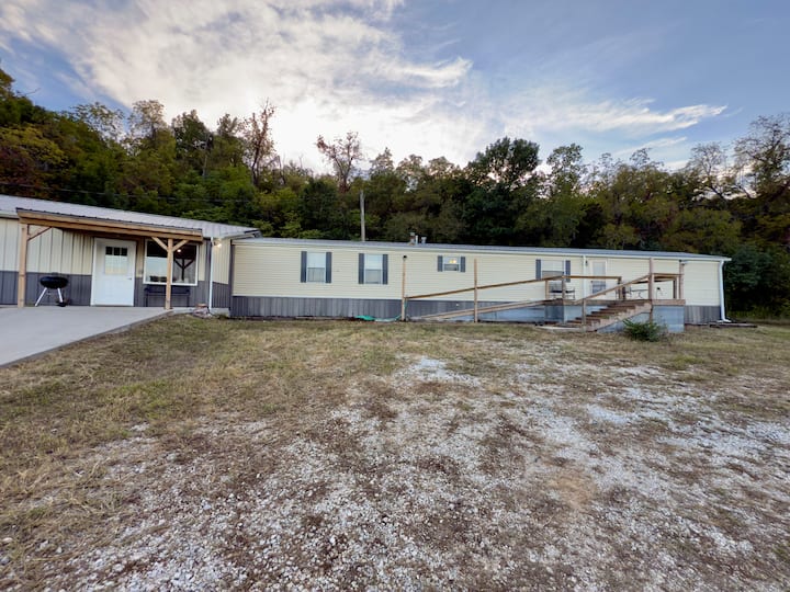 Country Retreat, Enjoy Peace And Quiet - Fredonia, KS