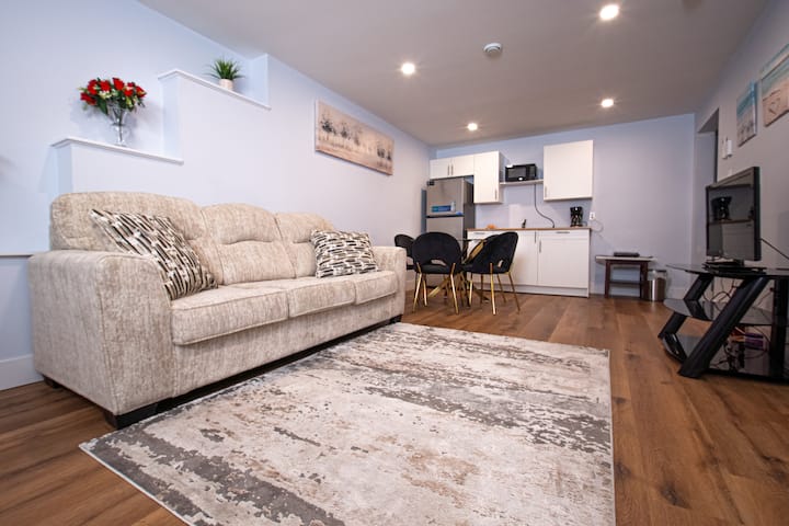 Richie’s Place Modern 2br, Parking & Private Entry - Oromocto