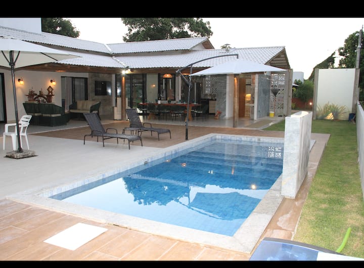 Casa Com Piscina A 800m Da Praia Em Guaratiba - Caravelas