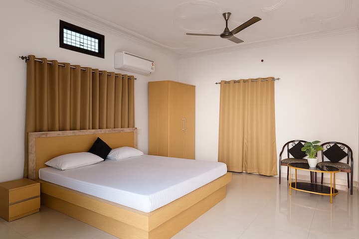 The Wings Home | Experience Peace & Coziness 1 Bhk - Varanasi