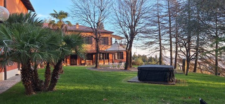 Corina's Place - Bologne