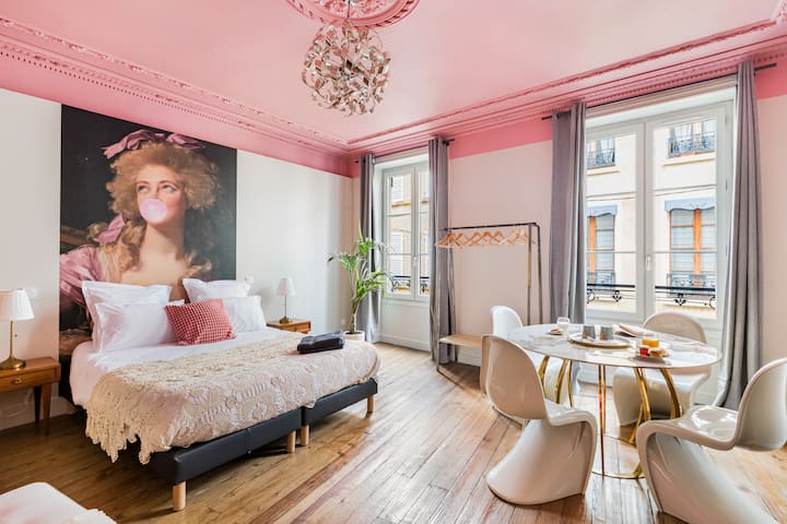 Suite De Caractère – 2 Chambres & Détente Balnéo - Charlieu