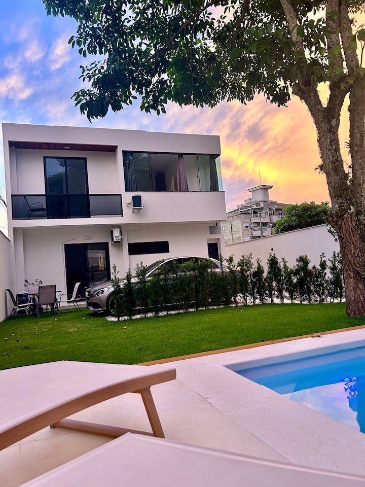 Modern 5 Bedroom House W/ Pool 400m From The Beach - Florianópolis
