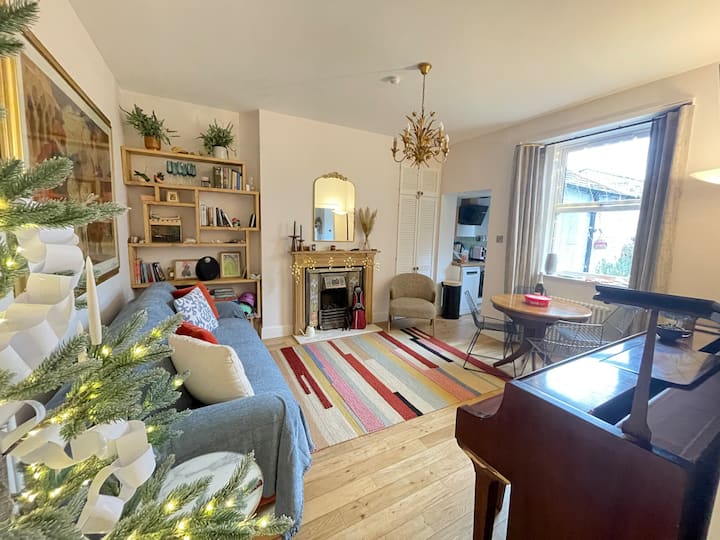 Cosy Victorian 19th Century Cottage, City Centre - Edinburgh