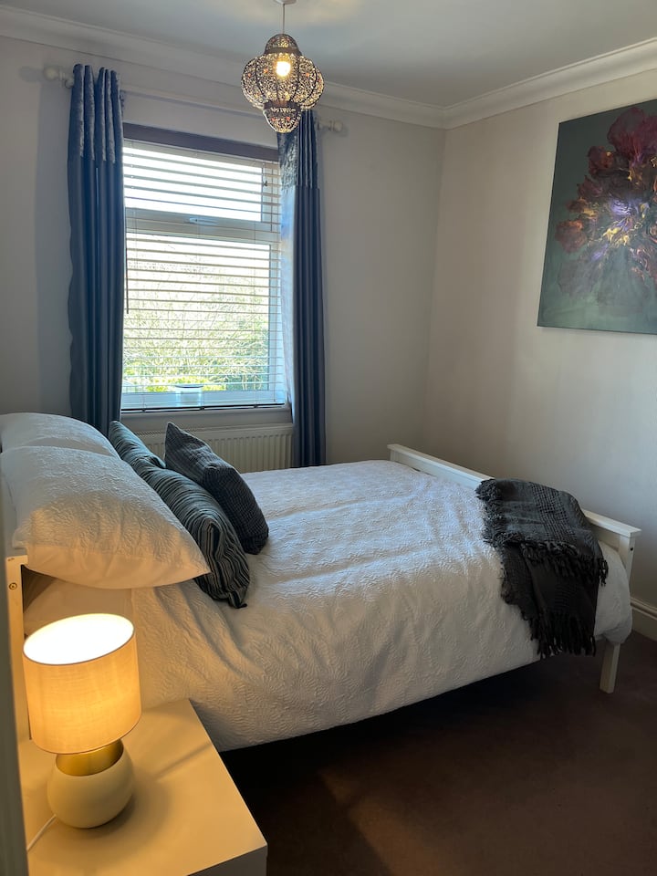 Double Room With Wifi, Parking, Close To Beach - Felixstowe