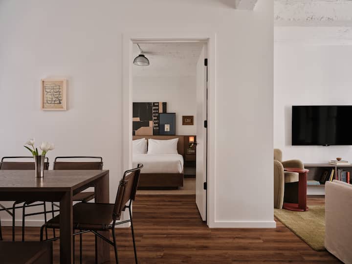 Mint House D.c. By Kasa | Superior 1 Bedroom King - Washington, DC