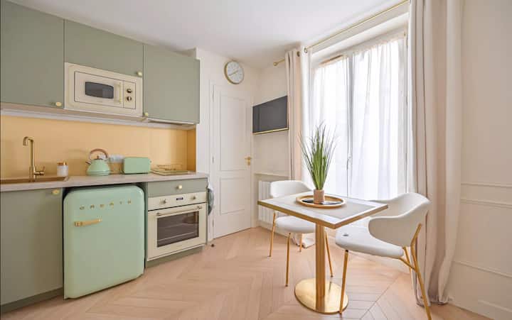 Chez Lucette • Studio 17e Paris - Paris