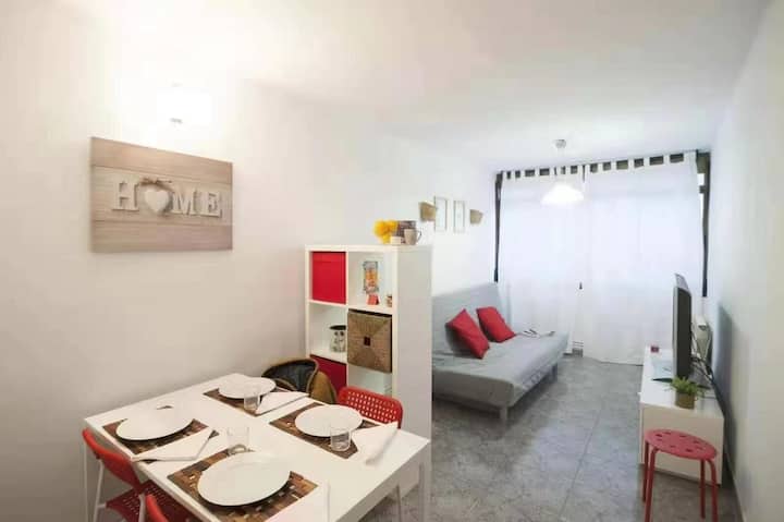 Economy Apartment, Accommodate Up To 6 People - L'Hospitalet de Llobregat