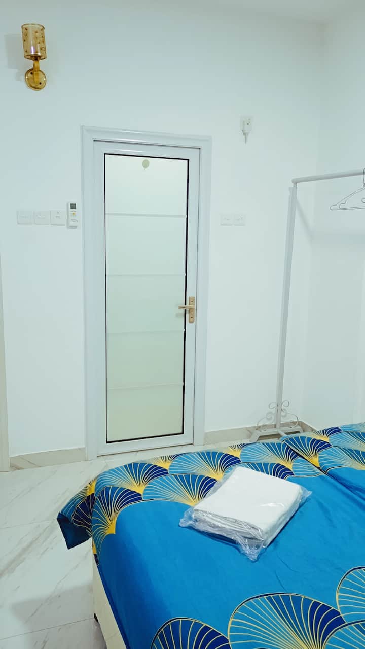 Master Room+attached Bathroom - No Kids/infants - Oman