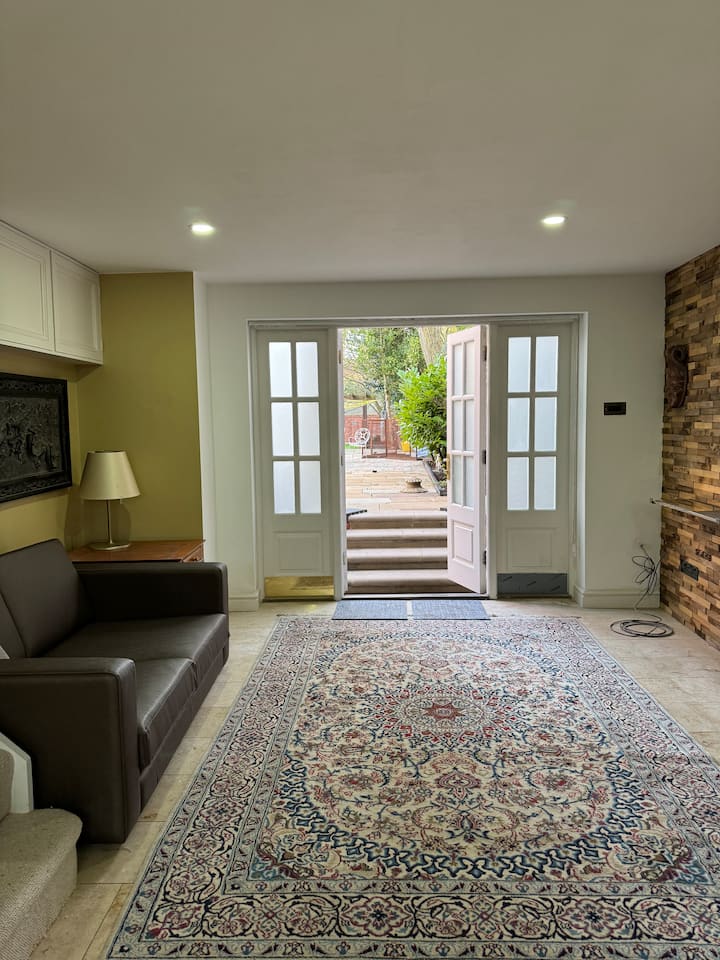 Peaceful And Centrally-located Coach House - Birmingham