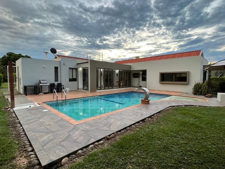 Casa Algarrobos - Melgar