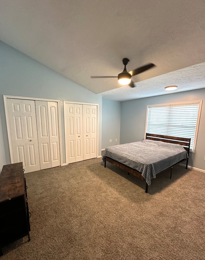 Condo On 2nd Fl W Hot Tub - Geneva, OH