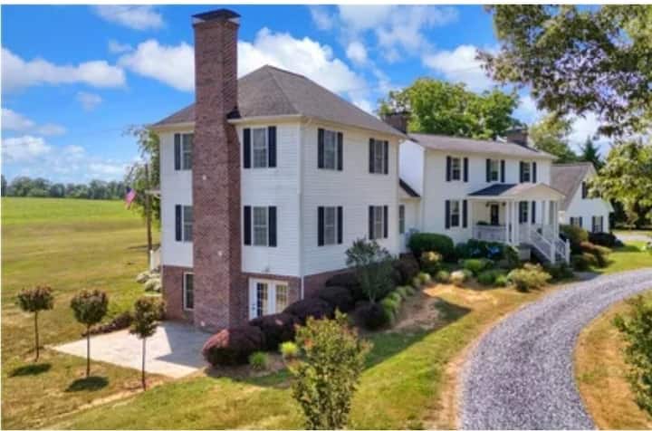 Historic Home With Modern Comforts Near Farmville - Bear Creek Lake State Park, Cumberland