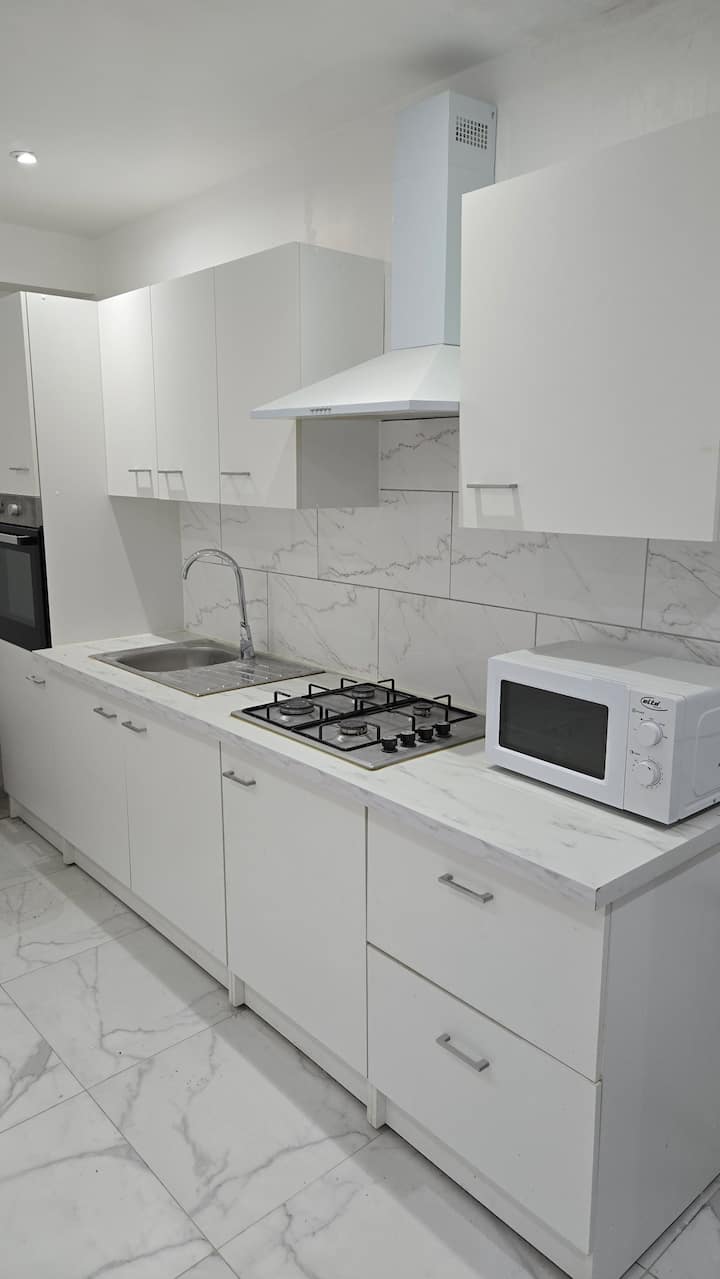 Tahiri House 64f1 - Charleroi