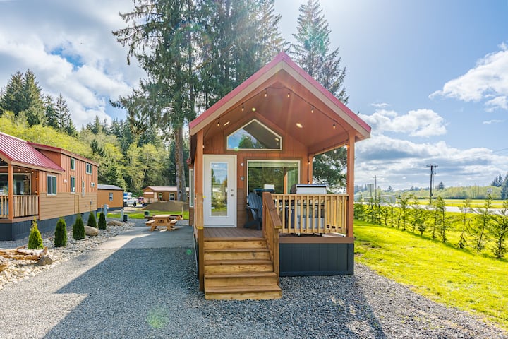 Rainforest Tiny Home Retreat: Bohemian Cottage - Forks, WA
