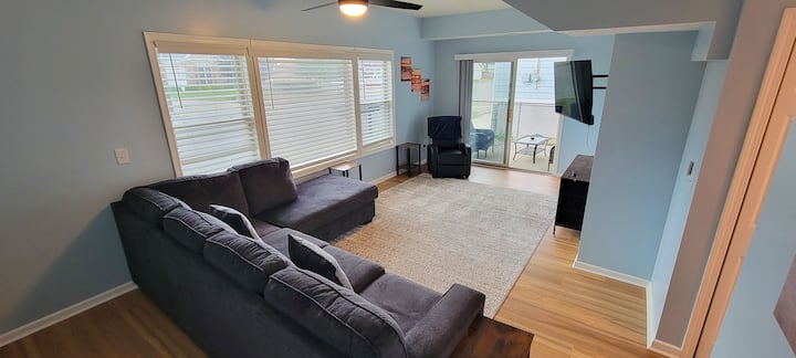 1st Floor Beach Access 2 Bedroom Condo U2 - Geneva, OH