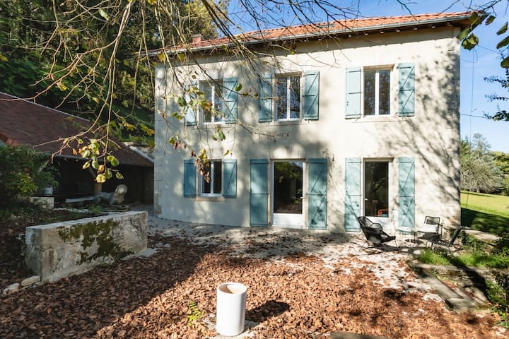 Maison Boutières, Maison Familiale à Creysse - Martel