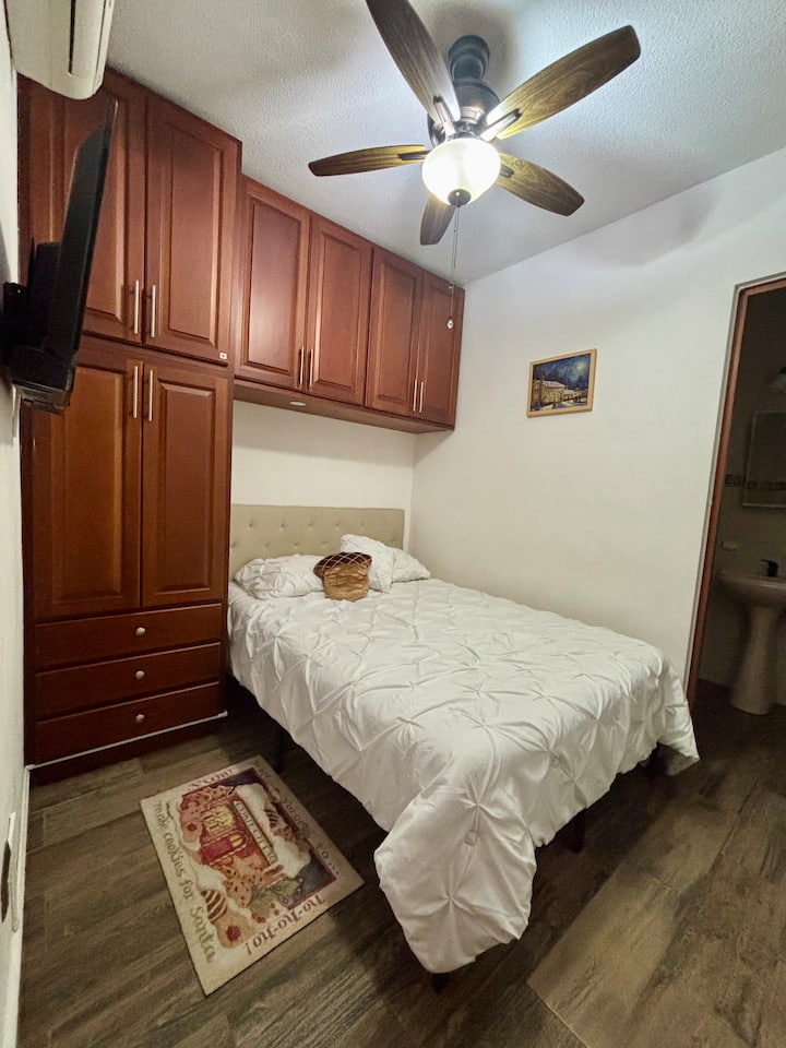 Siéntete Como En Casa, Cerca Al Aeropuerto. - 구아델로프