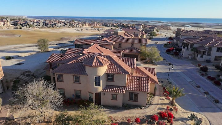 Charming Beachside Townhouse #35-4 - Sonora