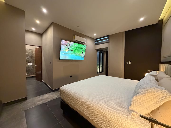 04 Modern Apt With 2 King Bedrooms And 2 Baths - Monterrey