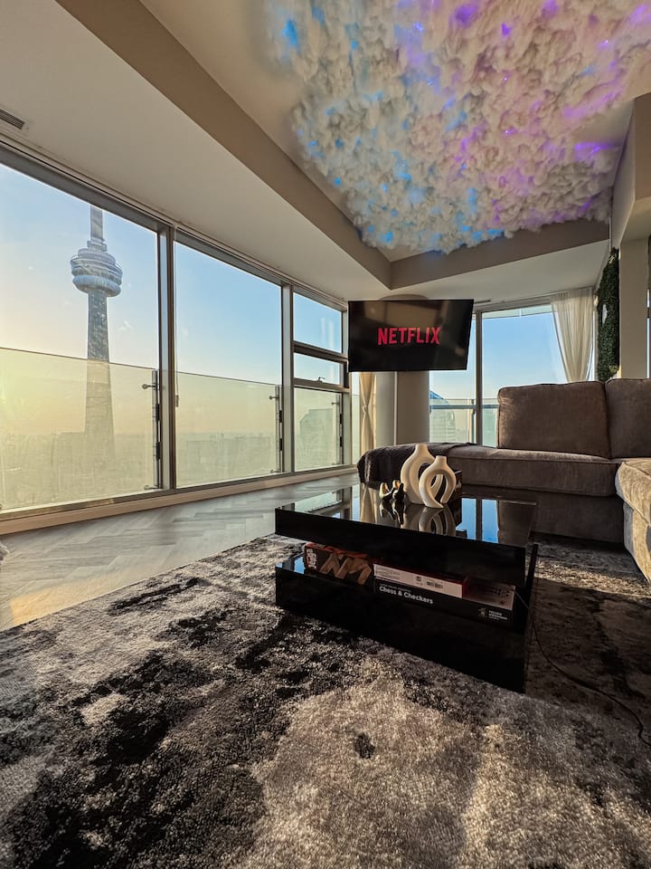 Cloud9 Luxury 4bed Condo | Cn Tower + Lake View - Toronto