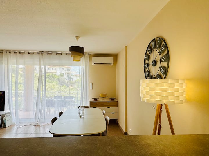 Appt 70m2 , T3,
 Balcon, Vue Mer - Propriano