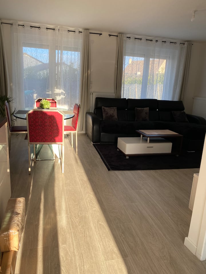 Appartement Dans Une Maison - Moissy-Cramayel