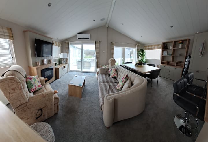 Luxury 6 Berth Lodge, Chichester - Chichester