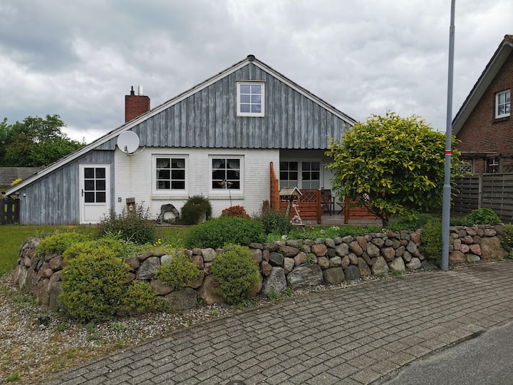 Dänischer Charme In Einer Ruhigen Wohnsiedlung - Leck