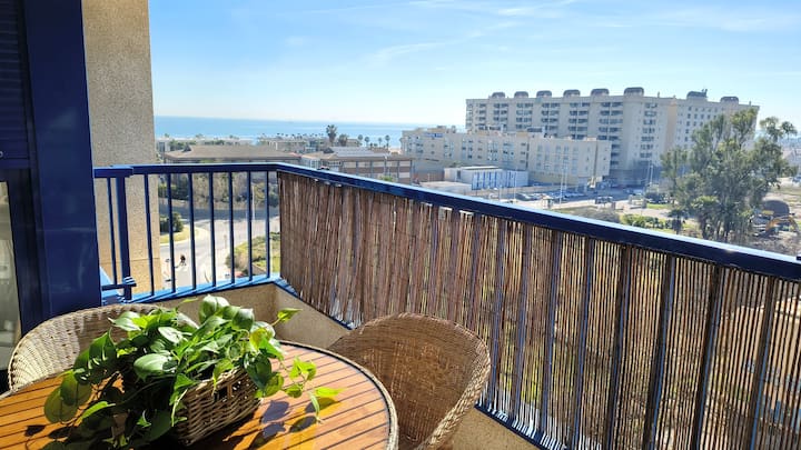 Piso Con Terraza Y Vistas Al Mar - Moncada