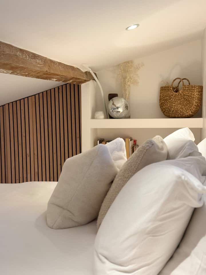 Portside Studio | Chic & Central - Nice