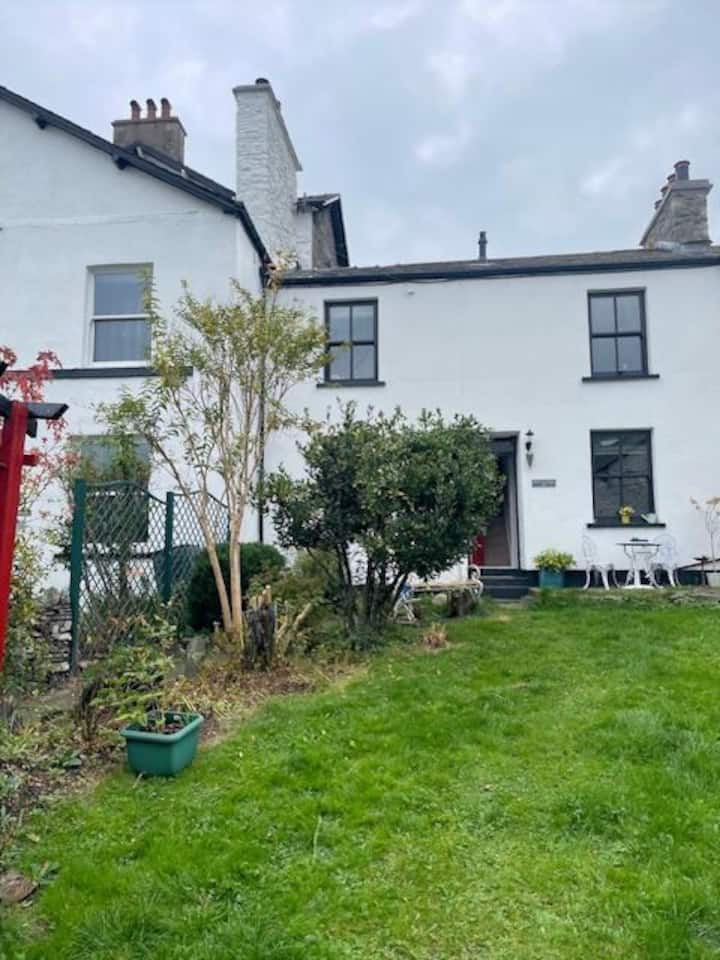 Cosy Chic Country Cottage Near Kendal - Kendal