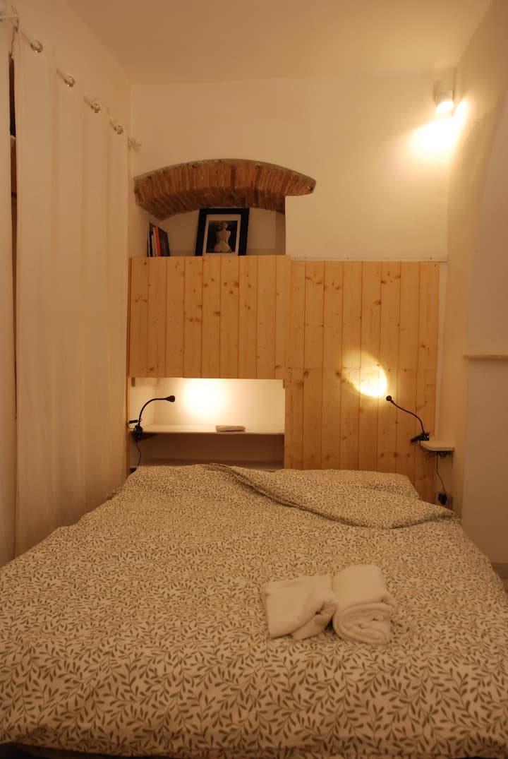 Tana D'artista - Carrara