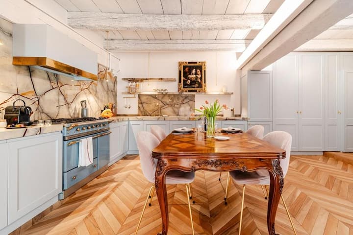 Top 1% Fine Art Deluxe Suite [Historic Centre] - Болонья