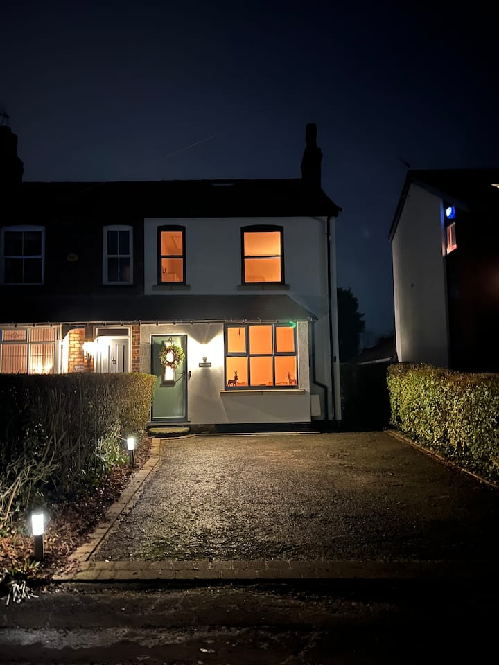 Sunny Loft Room - Knutsford