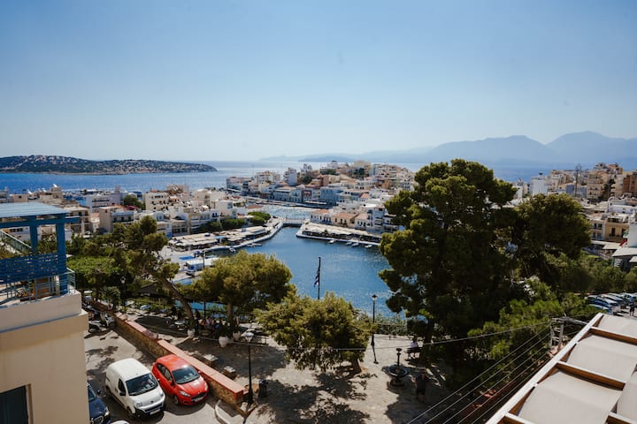 Wake In The Lake Iii - Agios Nikolaos