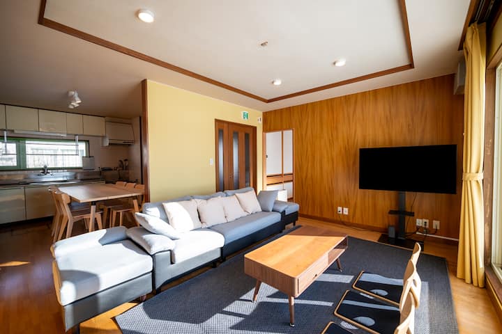Sleeps 8｜entire House｜17min To Ski｜3min To Shop - Furano